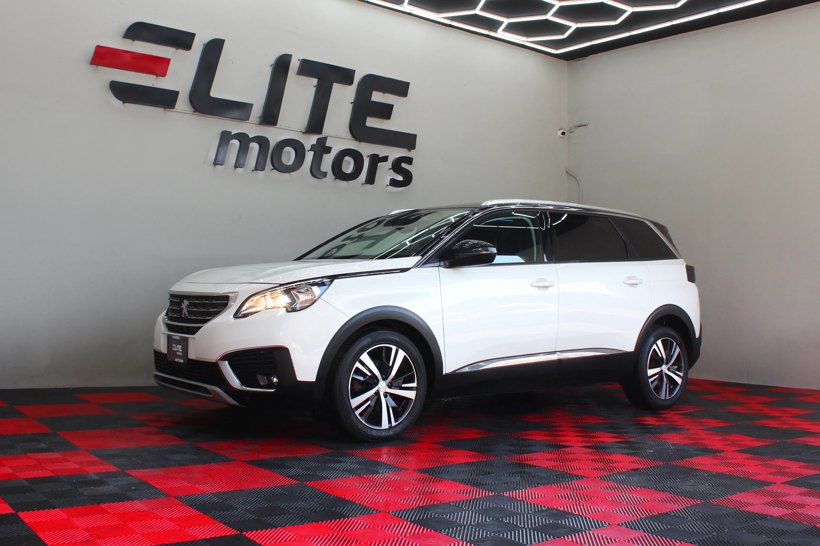 Peugeot 5008 Allure Pack 2020 - Elite Motors