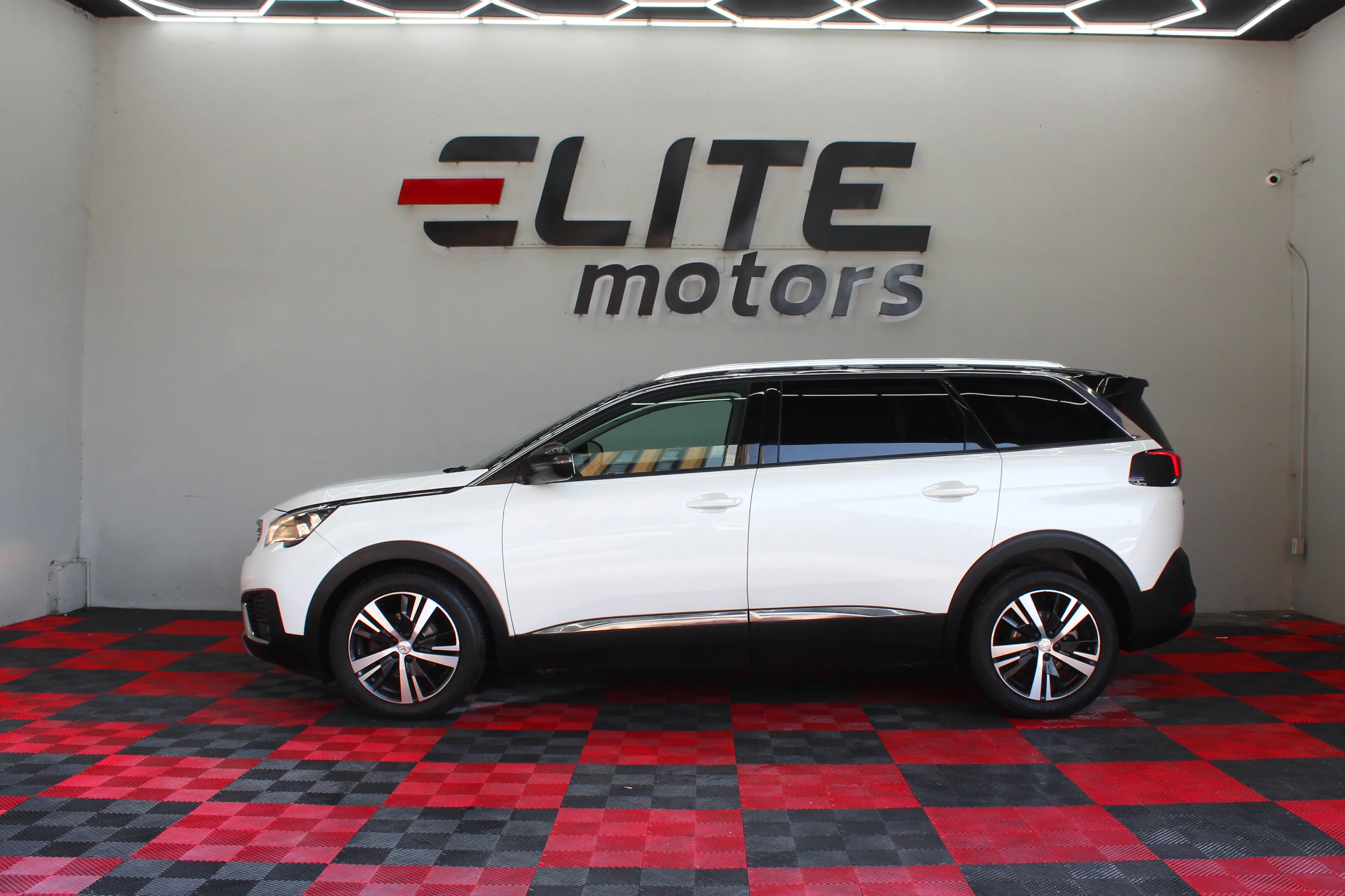 Peugeot 5008 Allure Pack 2020 - Elite Motors