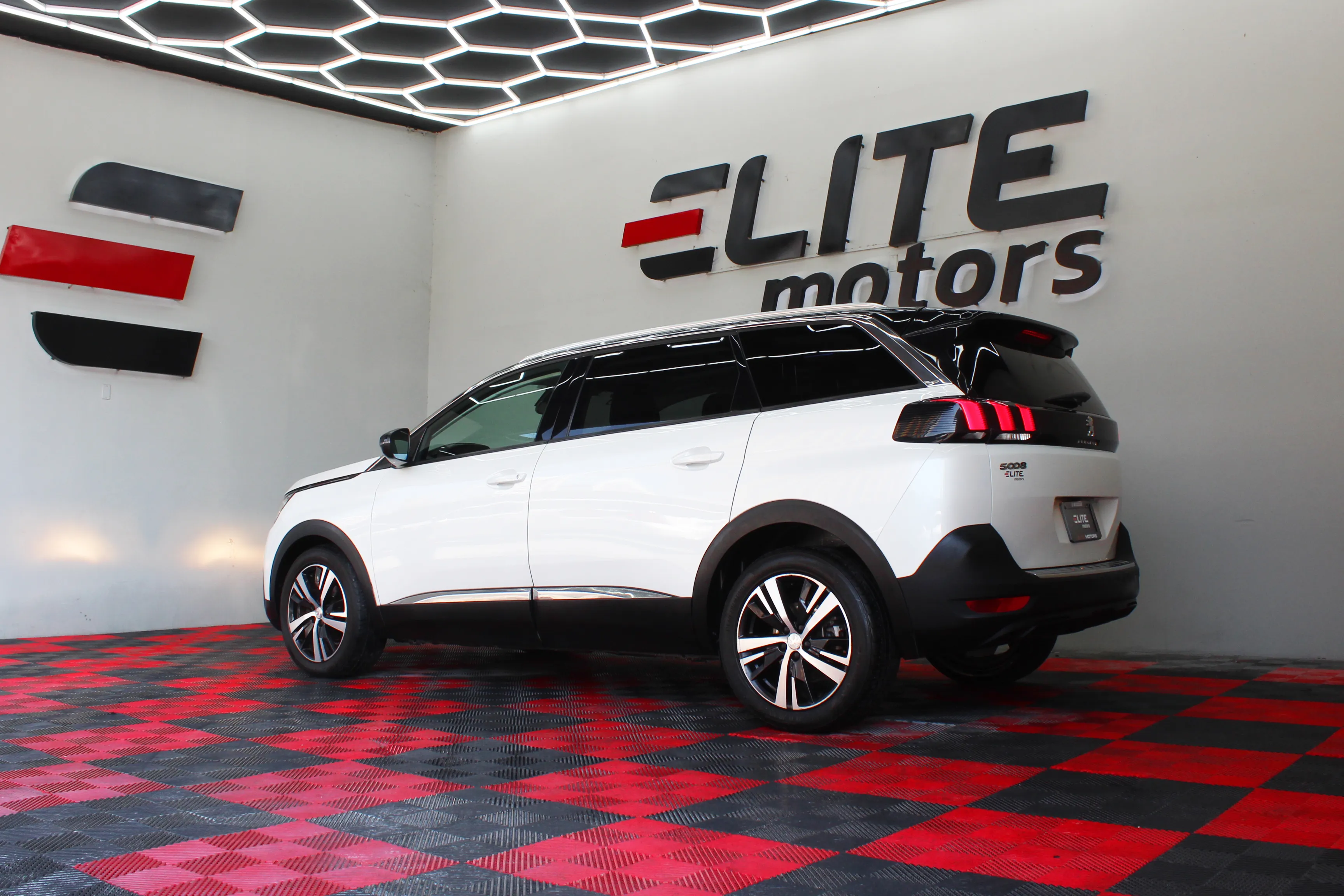 Peugeot 5008 Allure Pack 2020 - Elite Motors
